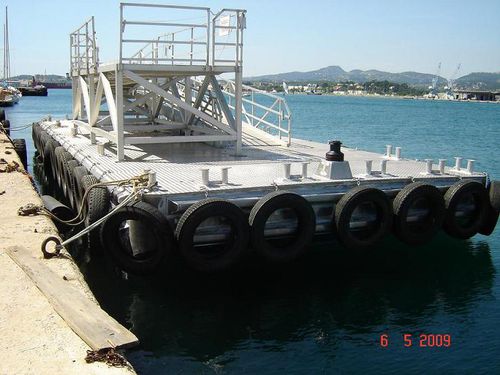 Floating dock - Transmétal Industrie - landing stage / for marinas ...