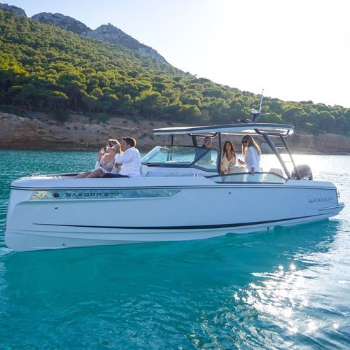 Outboard cabin cruiser - 270 GTO - Saxdor Yachts Oy - stepped hull ...