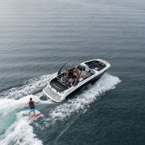 Inboard deck boat - HD5 SURF - Four Winns - dual-console / open / bowrider