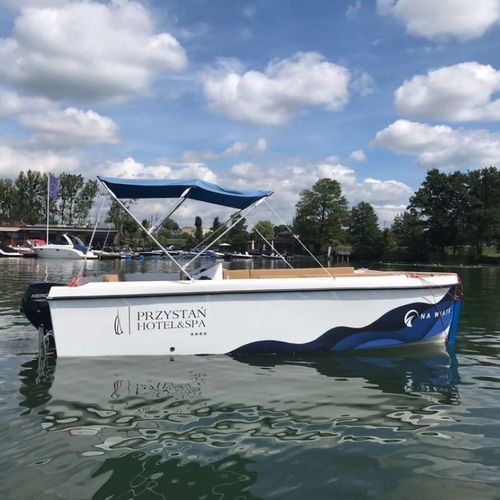 Outboard center console boat - Premium V525 - Boatbuilding Motor Yacht ...