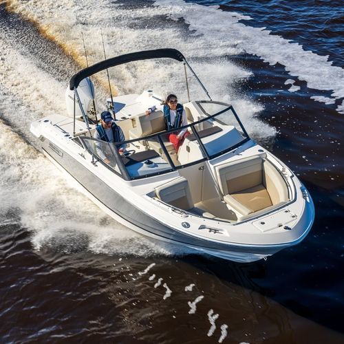 Outboard runabout - 210 VANTAGE - Boston Whaler - dual-console ...