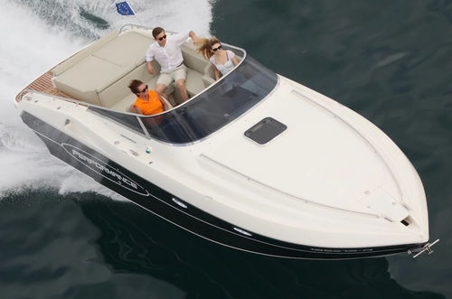 Inboard express cruiser - 1001 - Performance Marine - twin-engine ...