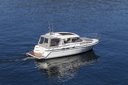 Inboard express cruiser - SAGA 320 SUNTOP - Saga boats - hard-top