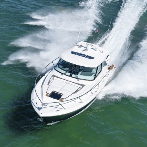 Outboard express cruiser - 43LE - Tiara Yachts - twin-engine / hard-top ...
