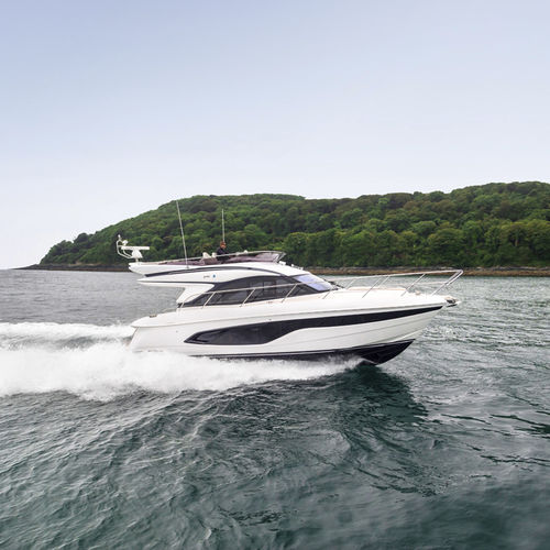 Inboard express cruiser - F45 - Princess - twin-engine / displacement ...