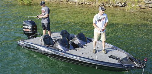Outboard bass boat - 18 TRX - Triton Boats - dual-console / sport-fishing