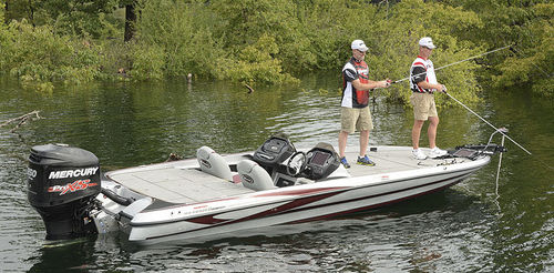 Outboard bass boat - 22 TRX - Triton Boats - dual-console / sport-fishing