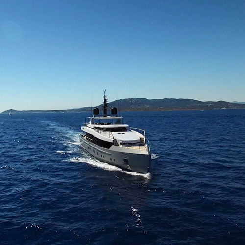 Cruising super-yacht - M/Y TREMENDA - Admiral yachts - flybridge / 5 ...