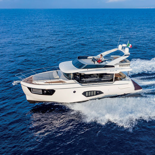 Inboard express cruiser - NAVETTA 48 - Absolute Yachts - twin-engine ...
