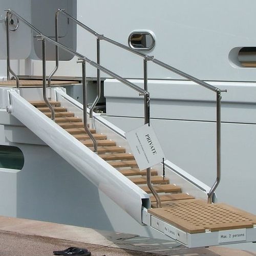 Yacht ladder - Cramm Yachting Systems BV - rotating / safety / side ...