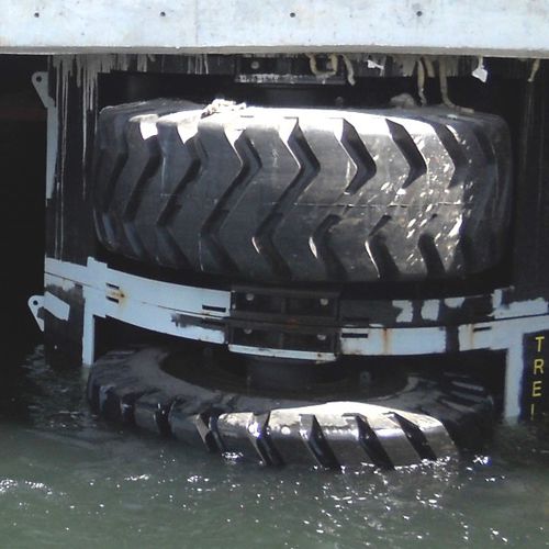 Harbor fender - WF series - Trelleborg Marine and Infrastructure - pier ...