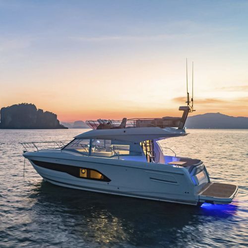 Inboard express cruiser - 420 - Prestige Yachts - twin-engine ...