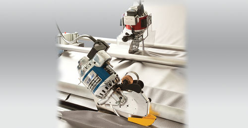 Spreading machine with cutting system - Blue Jay - Eastman Machine Company