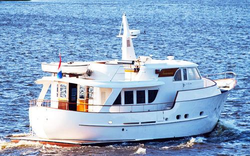 Inboard express cruiser - DUTCHESS 49 - Neil Marine (Pvt) Ltd - twin ...