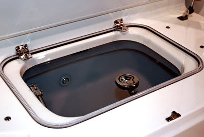 Sport fishing boat baitwell - Teak Isle Mfg.