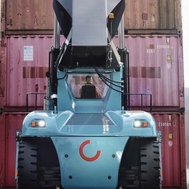 Reach-stacker with top-lift spreader - Konecranes - for containers