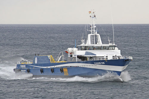 Platform supply vessel (PSV) offshore support vessel - Yuum ÍIK ...