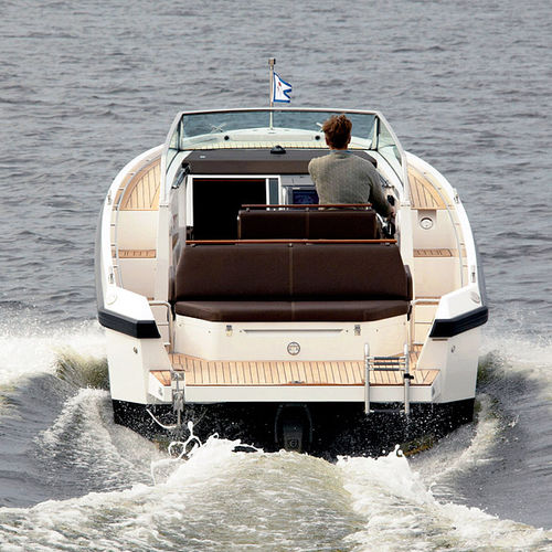 Inboard walkaround - 26 - Delta POwerboats - diesel / dual-console ...