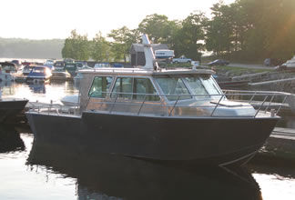 Work boat - Hard Top 30 - Two Harbours Marine - inboard / aluminum