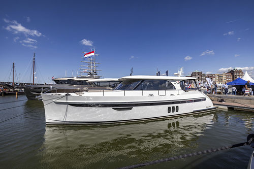 Inboard express cruiser - 50S LONG RANGE - Steeler Yachts - diesel ...