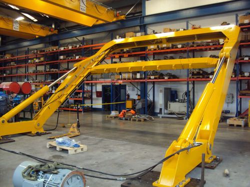 Lifting A-frame for ships - Adria Winch