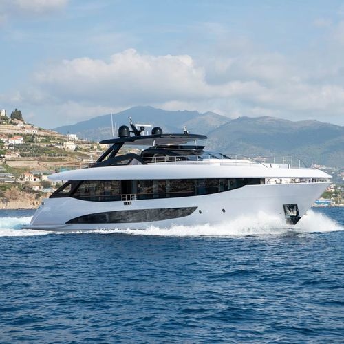 Cruising super-yacht - 120 - PERMARE SRL - flybridge / 5-cabin / composite