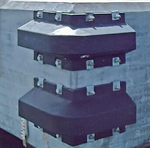 Harbor fender - YCF Series - YMI Corporation - pier / corner