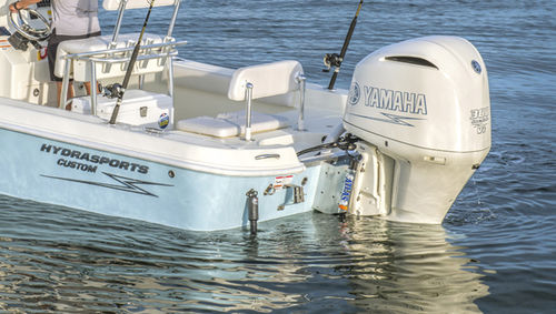 Outboard bay boat - 23 Bay - HydraSports Custom Boats - center console ...