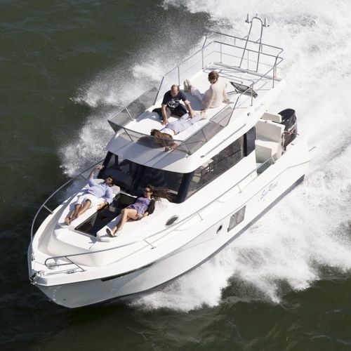 Outboard cabin cruiser - 860 Blue Sky Fly Bridge - San Remo Boats ...