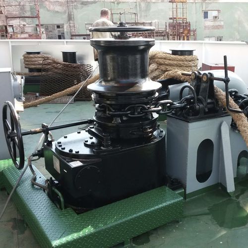 Ship capstan - CW - YMV CRANE AND WINCH SYSTEMS - for tugboats / for ...