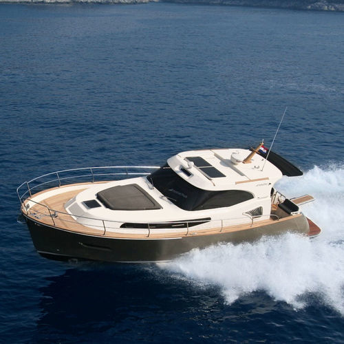 Inboard express cruiser - Pharos 43 - Monachus Yachts - twin-engine ...