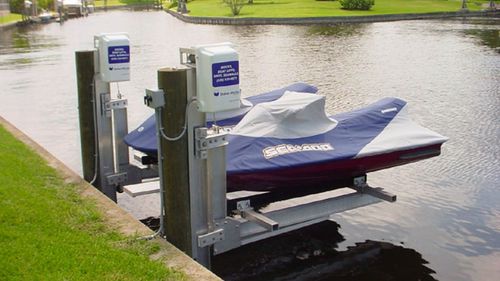 Jet-skis elevator - 4500 DUAL PWC - IMM Quality Boat Lifts, Inc.