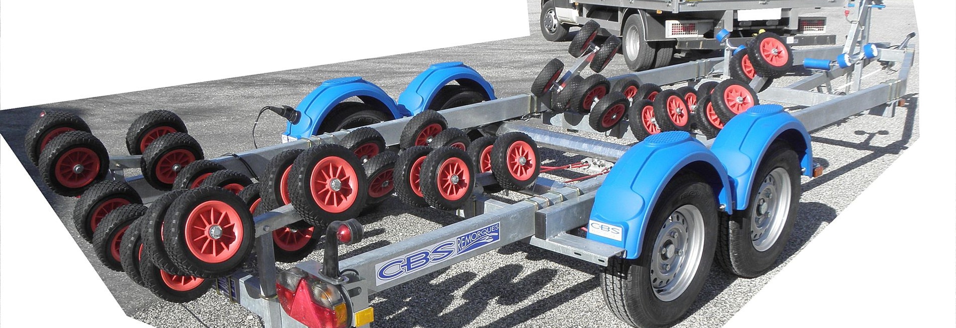 CBS TRAILERS FOR BOAT WITH HULL STEP - Sarl CBS Remorques