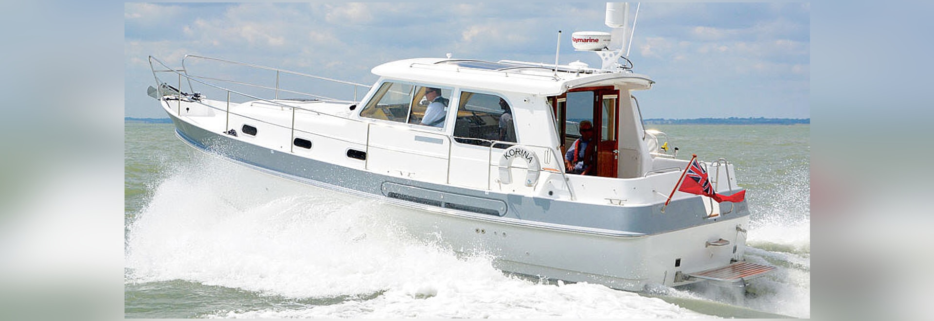 HARDY 32DS A FAST, ALL WEATHER, ALL PURPOSE BOAT - Hardy Marine