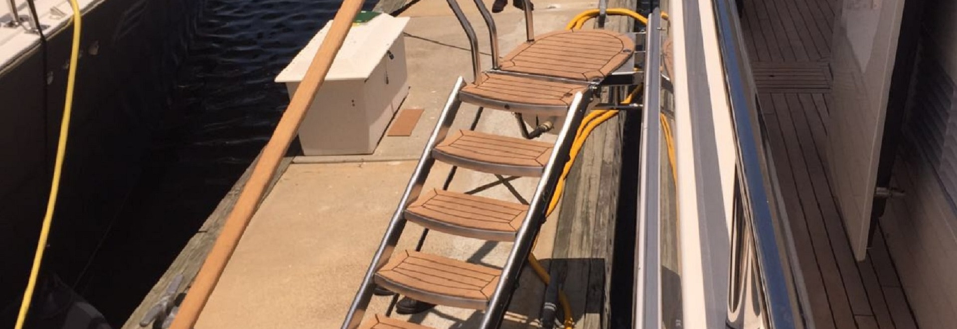 UMT Aluminum Boarding Stairs with Swivel Platform & Removable Chocks ...