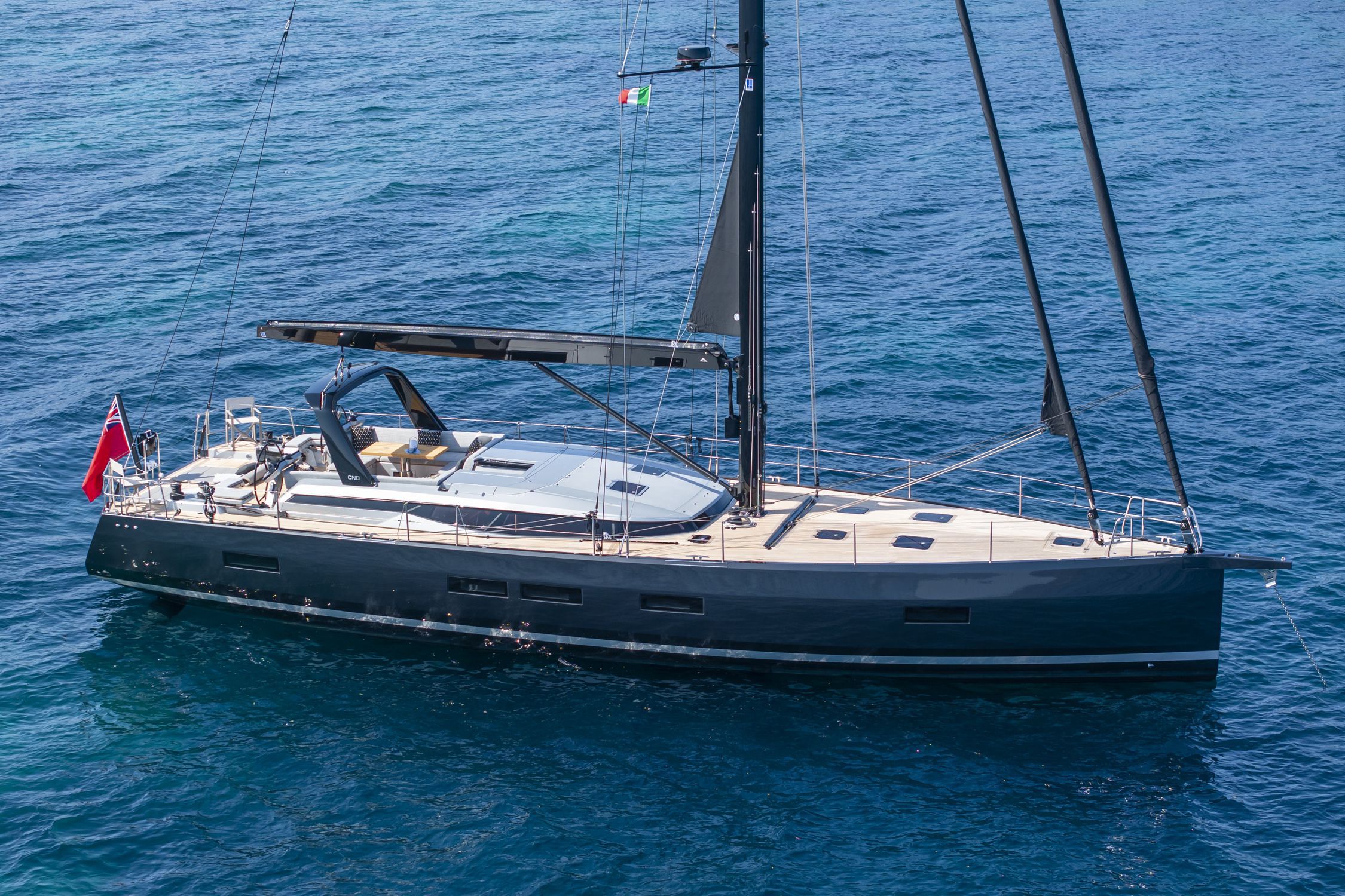 クルージングセーリングヨット - 62 - CNB Yachts Builders - キャビン4室 / オープントランサム / バウスプリット付き