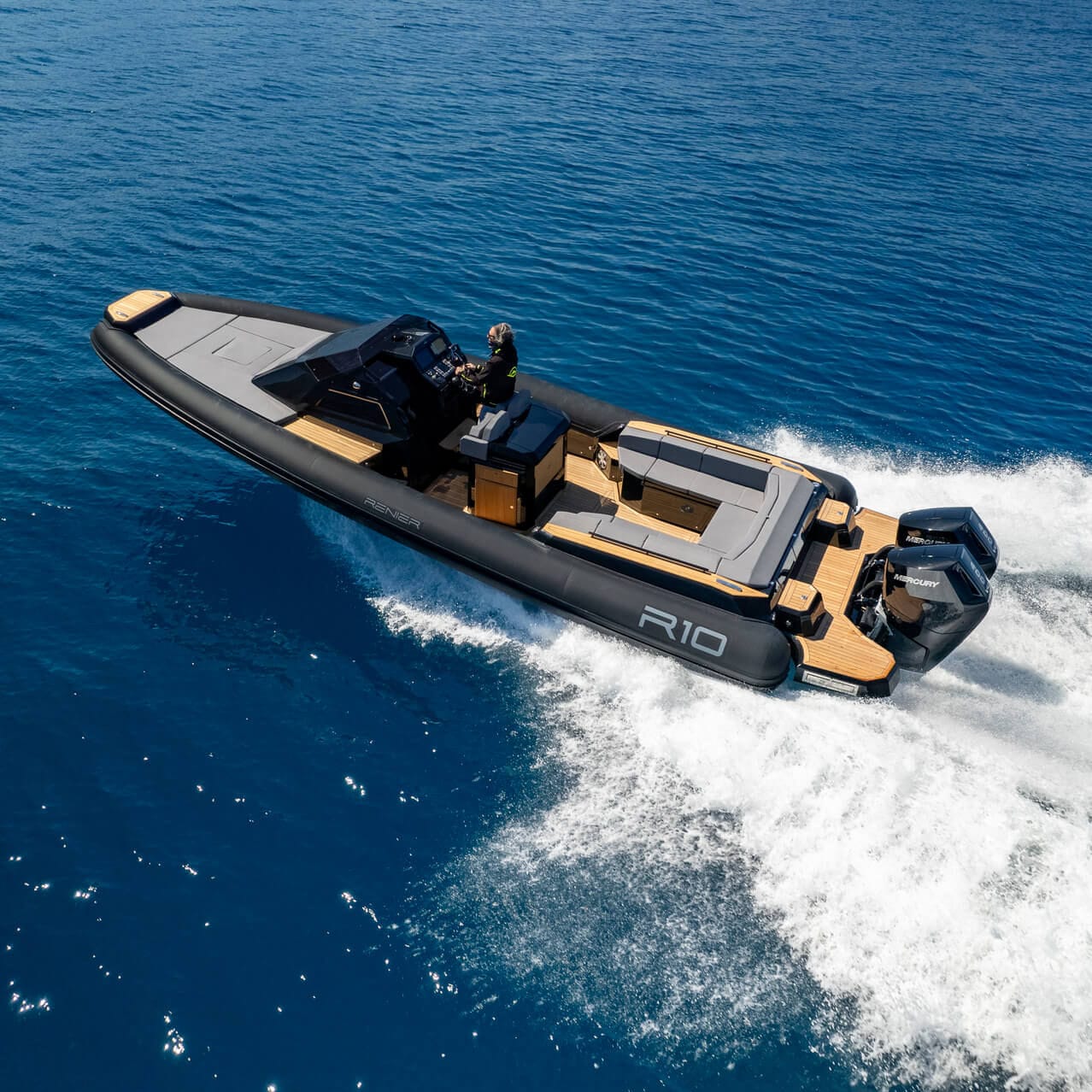 Barco inflável com motor de popa - R10 CABIN TOURER - RENIER - bimotor ...