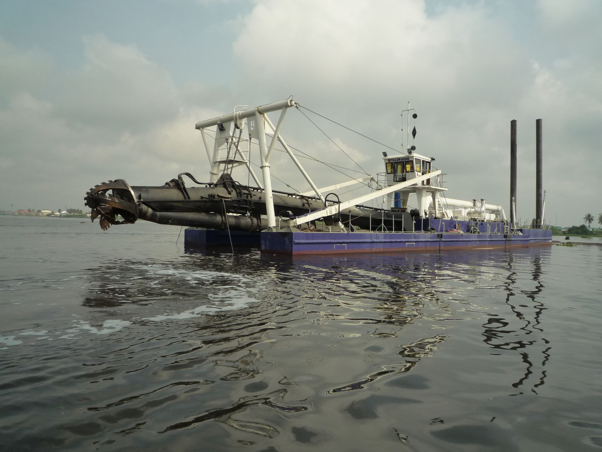 Navio draga de sucção com desagregador - SGT 600 - Italdraghe ...