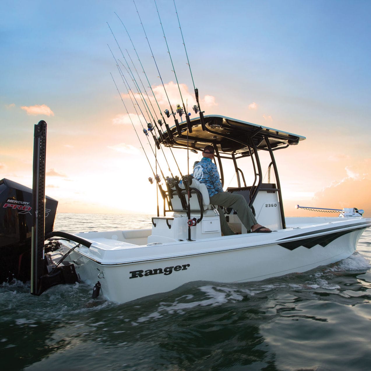 Bay boat com motor de popa - 2360 - Ranger Boats - com console central ...