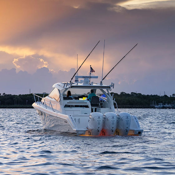 Lancha Express Cruiser com motor de popa - OS 405 - Pursuit Boats ...