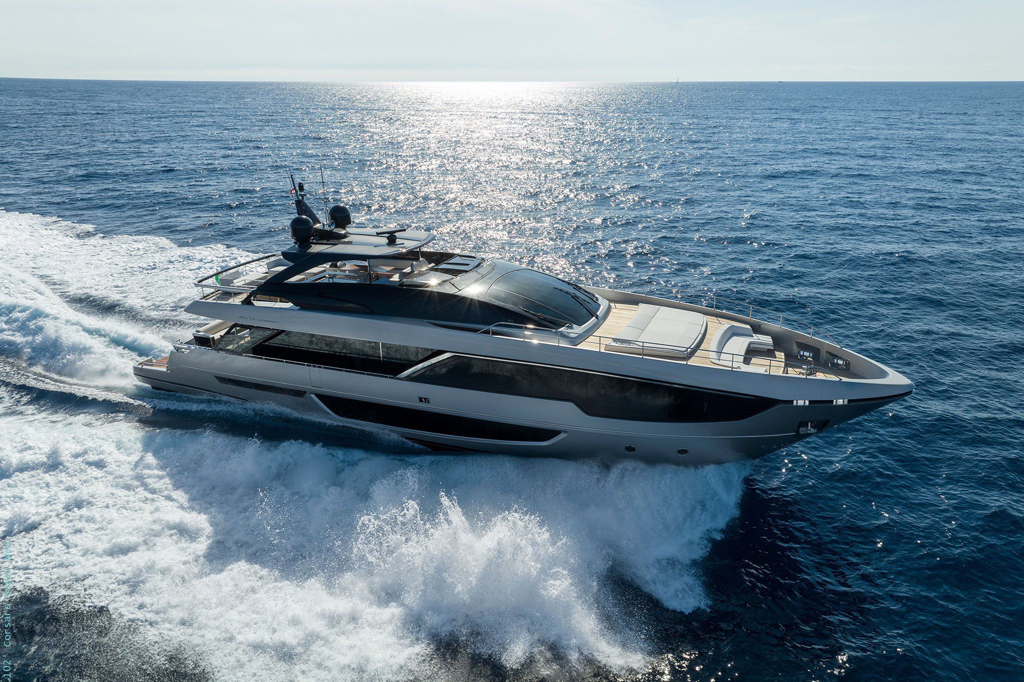 Iate a motor de cruzeiro - 102' CORSARO SUPER - Riva - com flybridge ...