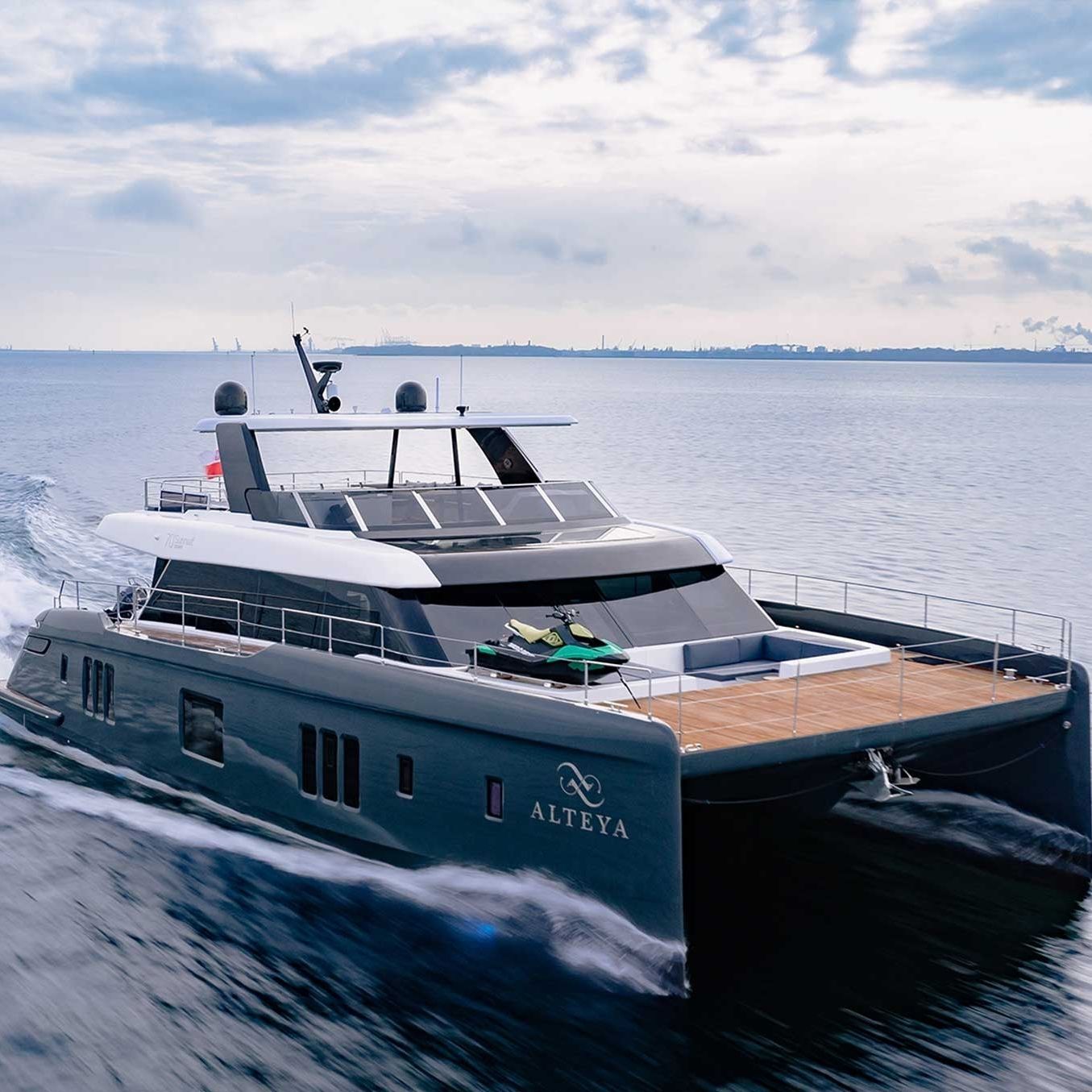 Iate a motor de cruzeiro - POWER ALTEYA - Sunreef Yachts - com ...