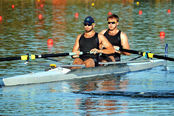 Barco de remo de regata - MOULD 223 - Sykes - dois de palamenta simples ...