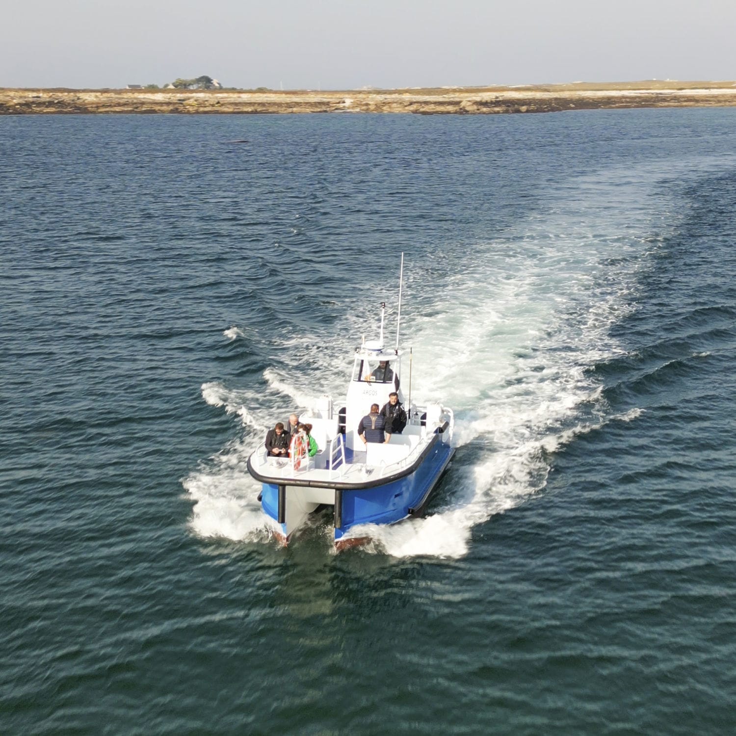 Barco profissional barco de passageiros - ARGOCAT 750 - BORD A BORD ...