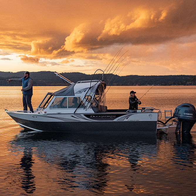Barco de pesca-passeio com motor de popa - 21 DISCOVERY - Duckworth ...