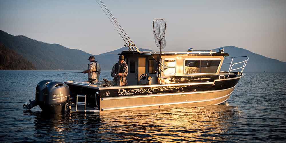 Barco de pesca-passeio com motor de popa - 28 - Duckworth - bimotor ...
