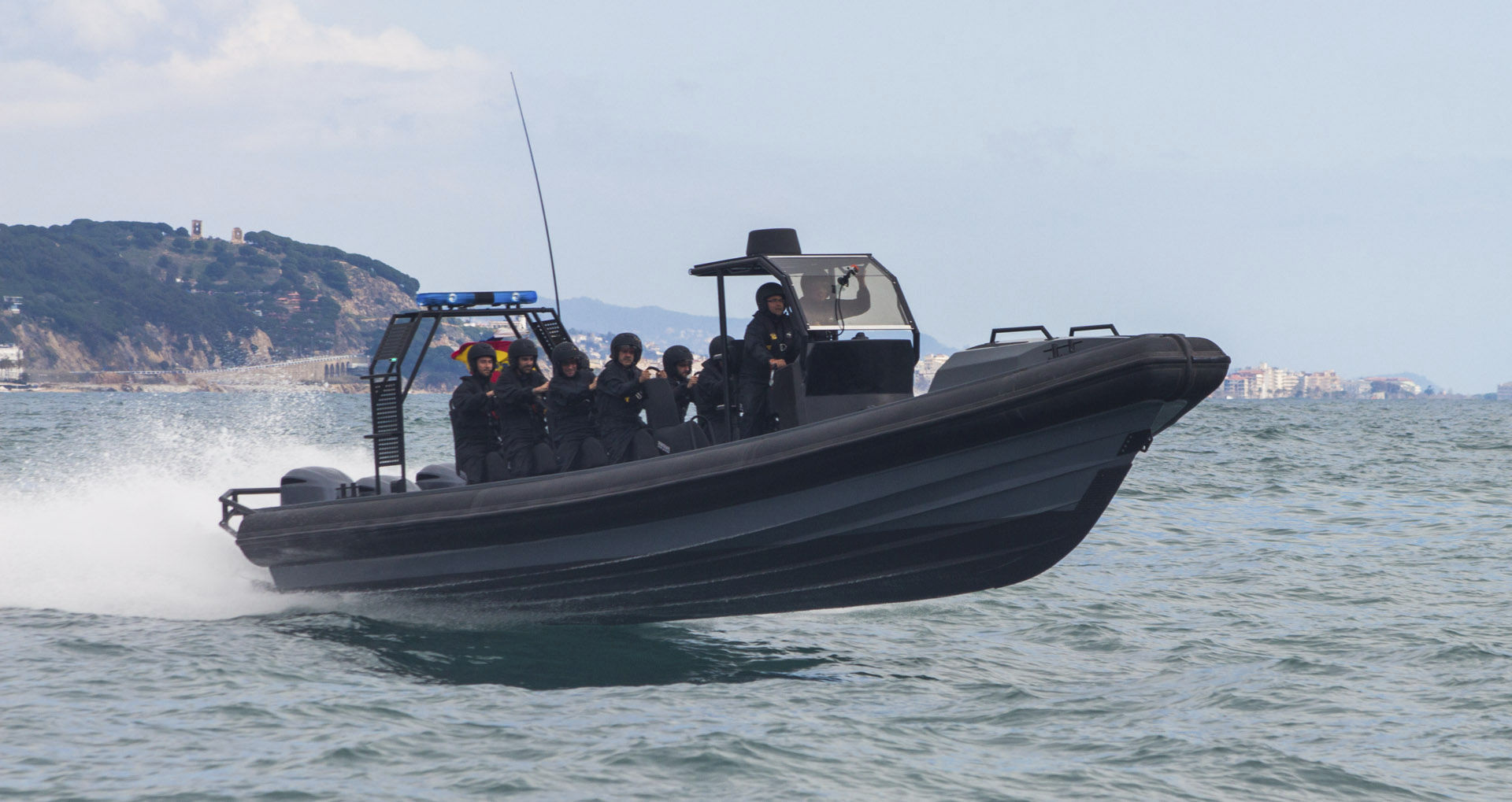 Barco militar - 1400 STEALTH RFB - Aresa Shipyard - com motor de popa ...
