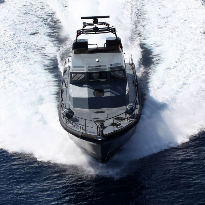 Barco-patrulha - 3000 - 2500 IPV DEFENDER - Aresa Shipyard - com motor ...