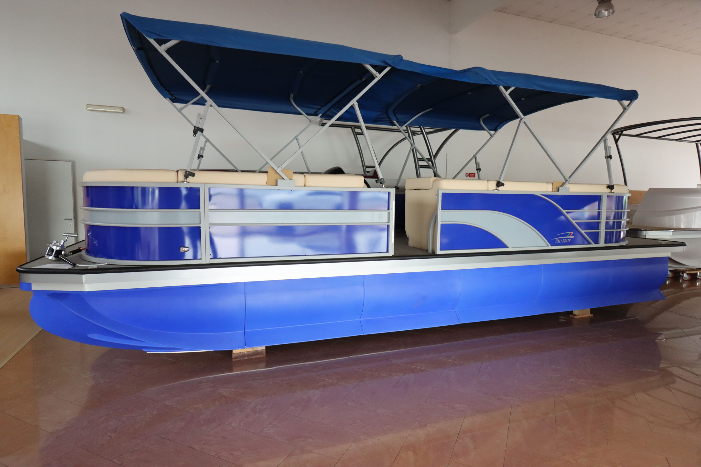 Pontoon boat multicasco - Italy-Boats - Swiss-Boats AG - com motor de ...